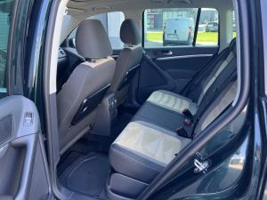 Green Volkswagen Tiguan 2012 in Riga, with an engine capacity of 2.00 L and mileage of 218 thousand km for 10550 €, photo 18 on AUTOMOTO.COM.LV