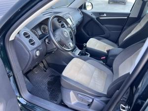 Green Volkswagen Tiguan 2012 in Riga, with an engine capacity of 2.00 L and mileage of 218 thousand km for 10550 €, photo 19 on AUTOMOTO.COM.LV