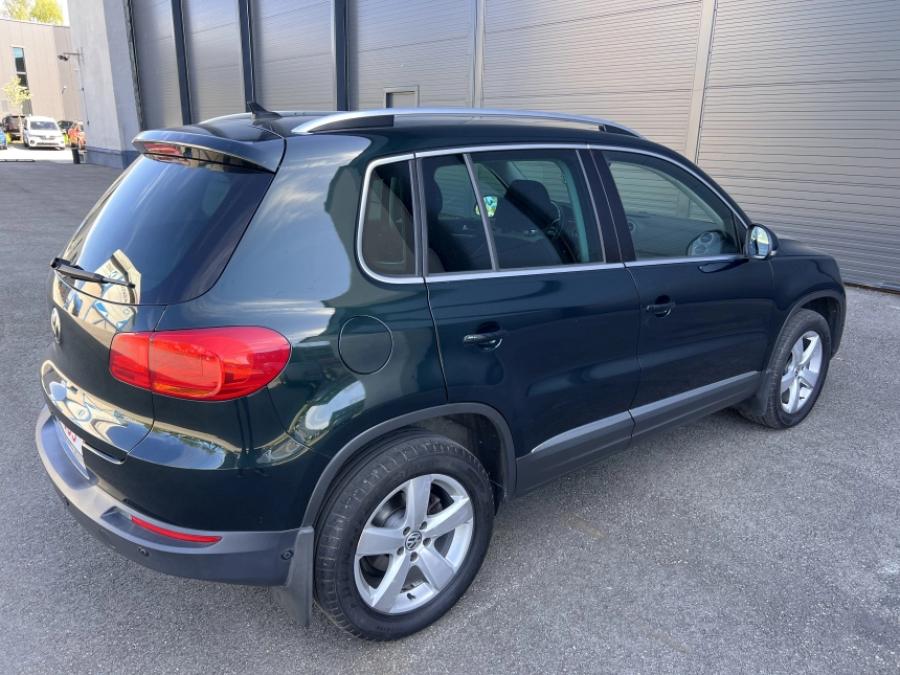 Green Volkswagen Tiguan 2012 in Riga, with an engine capacity of 2.00 L and mileage of 218 thousand km for 10550 €, photo 23 on AUTOMOTO.COM.LV