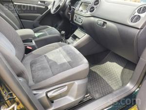 Zaļš Volkswagen Tiguan 2012 Kuldīga, ar dzinēja tilpumu 2.00 L un nobraukumu 316 tūkst. km par 9990 €, foto 29 vietnē AUTOMOTO.COM.LV