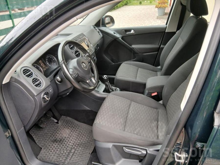 Green Volkswagen Tiguan 2013 in Jurmala, with an engine capacity of 2.00 L and mileage of 262 thousand km for 7995 €, photo 10 on AUTOMOTO.COM.LV