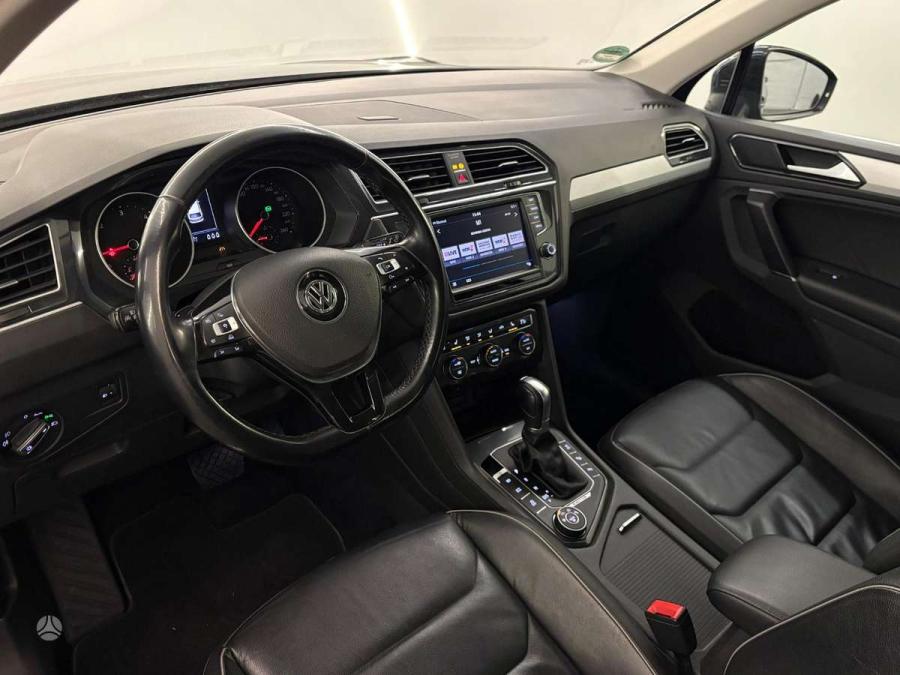 Green Volkswagen Tiguan 2016 in Marijampole, with an engine capacity of 1.97 L and mileage of 321 thousand km for 14450 €, photo 2 on AUTOMOTO.COM.LV
