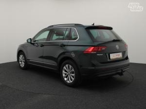 Green Volkswagen Tiguan 2017 in Vilnius, with an engine capacity of 2.00 L and mileage of 177 thousand km for 16899 €, photo 7 on AUTOMOTO.COM.LV