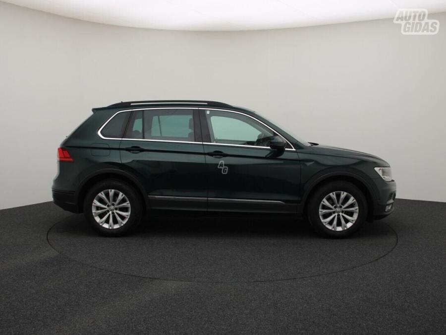 Green Volkswagen Tiguan 2017 in Vilnius, with an engine capacity of 2.00 L and mileage of 177 thousand km for 16899 €, photo 9 on AUTOMOTO.COM.LV