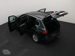 Green Volkswagen Tiguan 2017 in Vilnius, with an engine capacity of 2.00 L and mileage of 177 thousand km for 16899 €, photo 13 on AUTOMOTO.COM.LV