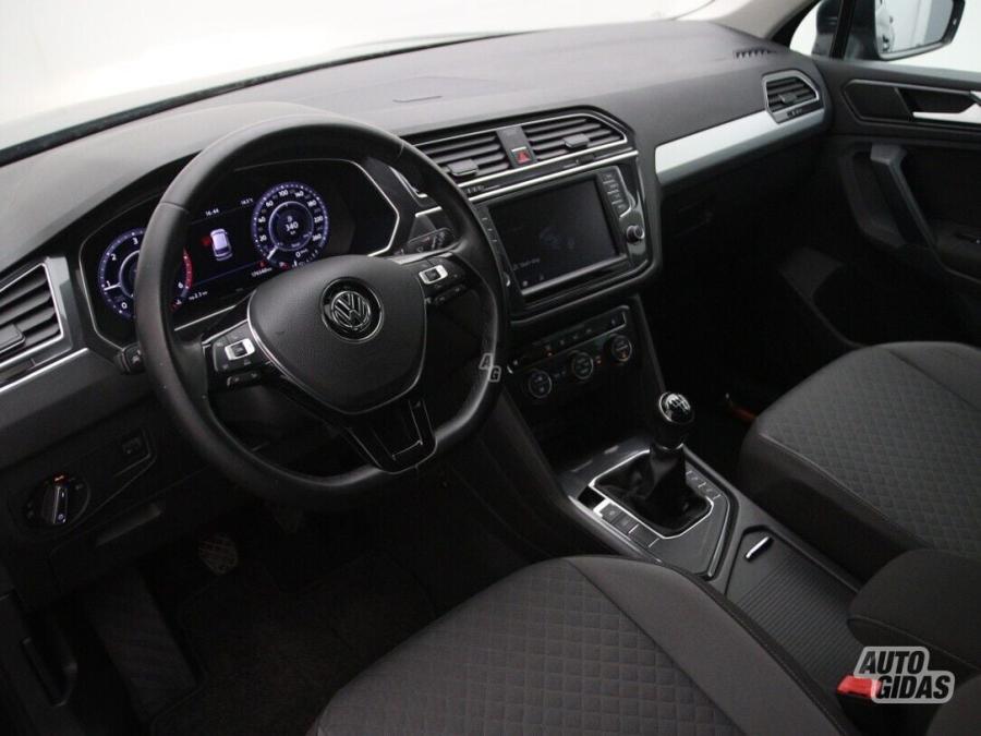 Green Volkswagen Tiguan 2017 in Vilnius, with an engine capacity of 2.00 L and mileage of 177 thousand km for 16899 €, photo 16 on AUTOMOTO.COM.LV