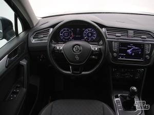 Green Volkswagen Tiguan 2017 in Vilnius, with an engine capacity of 2.00 L and mileage of 177 thousand km for 16899 €, photo 17 on AUTOMOTO.COM.LV
