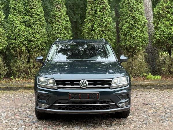 Green Volkswagen Tiguan 2017 in Kedainiai, with an engine capacity of 1.97 L and mileage of 236 thousand km for 15500 €, photo 2 on AUTOMOTO.COM.LV