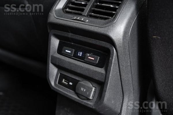 Green Volkswagen Tiguan 2019 in Riga, with an engine capacity of 2.00 L and mileage of 203 thousand km for 17950 €, photo 9 on AUTOMOTO.COM.LV