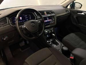 Green Volkswagen Tiguan 2019 in Marijampole, with an engine capacity of 1.97 L and mileage of 256 thousand km for 15650 €, photo 3 on AUTOMOTO.COM.LV