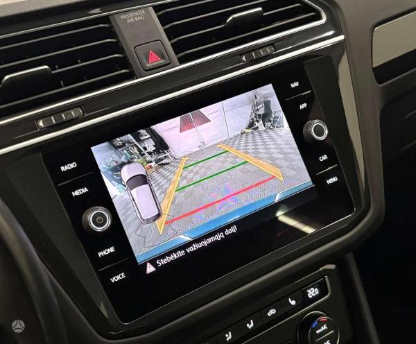 Green Volkswagen Tiguan 2019 in Marijampole, with an engine capacity of 1.97 L and mileage of 256 thousand km for 15650 €, photo 3 on AUTOMOTO.COM.LV
