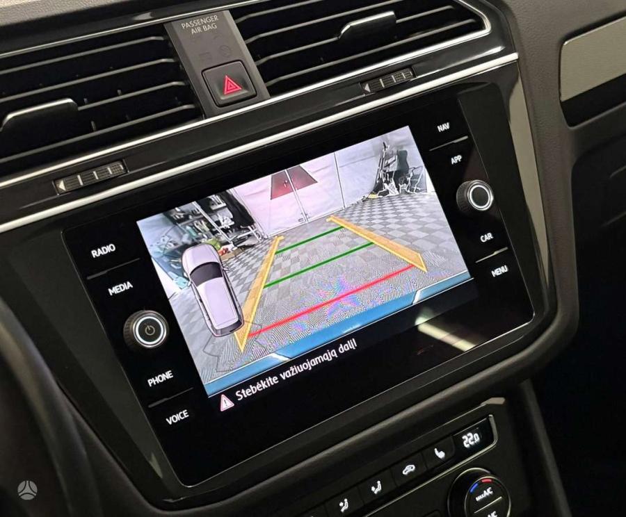 Green Volkswagen Tiguan 2019 in Marijampole, with an engine capacity of 1.97 L and mileage of 256 thousand km for 15650 €, photo 4 on AUTOMOTO.COM.LV
