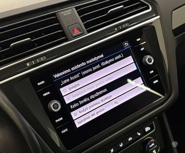 Green Volkswagen Tiguan 2019 in Marijampole, with an engine capacity of 1.97 L and mileage of 256 thousand km for 15650 €, photo 8 on AUTOMOTO.COM.LV