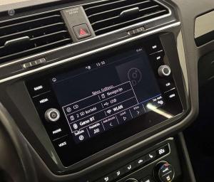 Green Volkswagen Tiguan 2019 in Marijampole, with an engine capacity of 1.97 L and mileage of 256 thousand km for 15650 €, photo 11 on AUTOMOTO.COM.LV