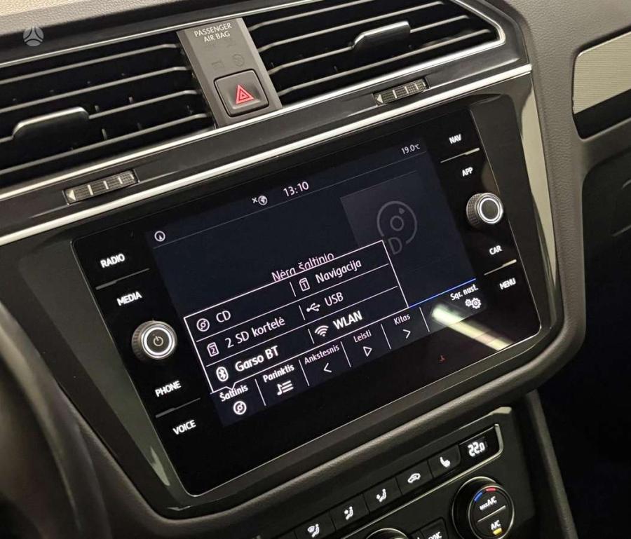 Green Volkswagen Tiguan 2019 in Marijampole, with an engine capacity of 1.97 L and mileage of 256 thousand km for 15650 €, photo 11 on AUTOMOTO.COM.LV