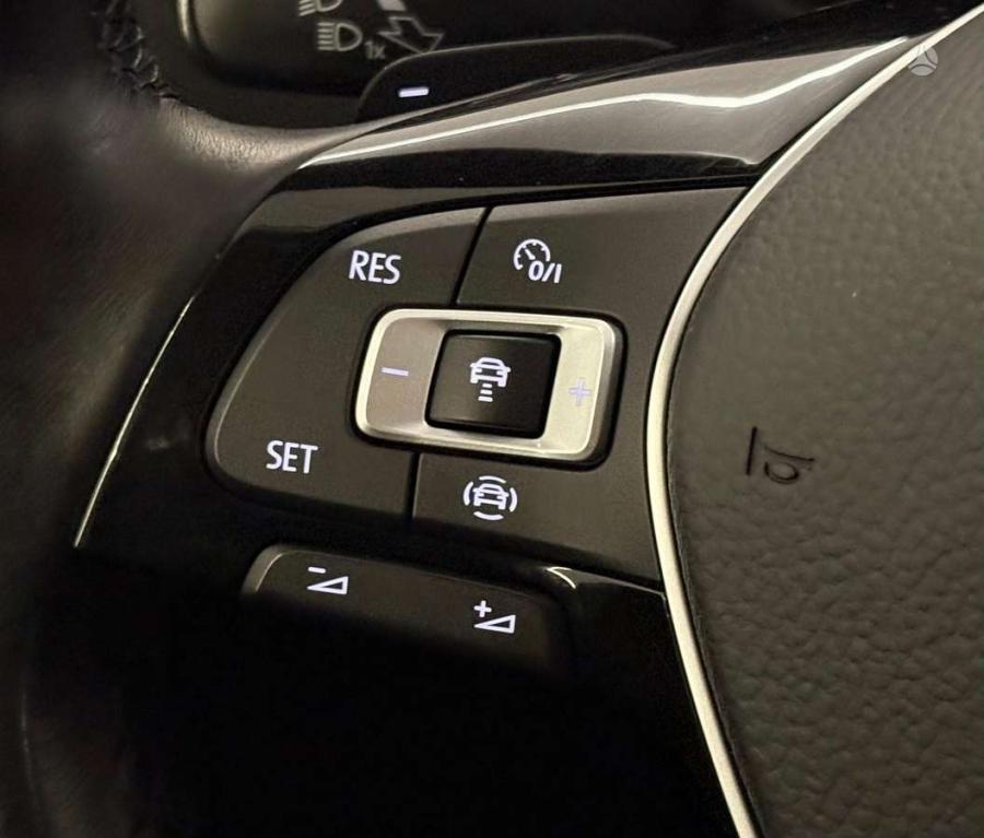 Green Volkswagen Tiguan 2019 in Marijampole, with an engine capacity of 1.97 L and mileage of 256 thousand km for 15650 €, photo 17 on AUTOMOTO.COM.LV