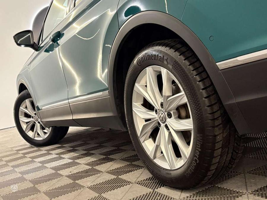 Green Volkswagen Tiguan 2019 in Marijampole, with an engine capacity of 1.97 L and mileage of 256 thousand km for 15650 €, photo 26 on AUTOMOTO.COM.LV