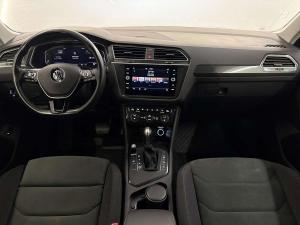 Green Volkswagen Tiguan 2019 in Marijampole, with an engine capacity of 1.97 L and mileage of 256 thousand km for 15650 €, photo 27 on AUTOMOTO.COM.LV