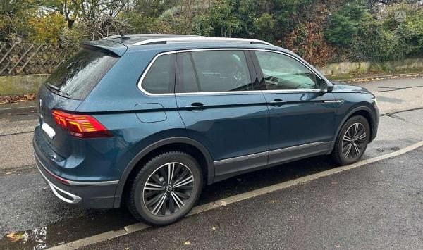 Green Volkswagen Tiguan 2021 in Taurage, with an engine capacity of 1.97 L and mileage of 206 thousand km for 18200 €, photo 3 on AUTOMOTO.COM.LV