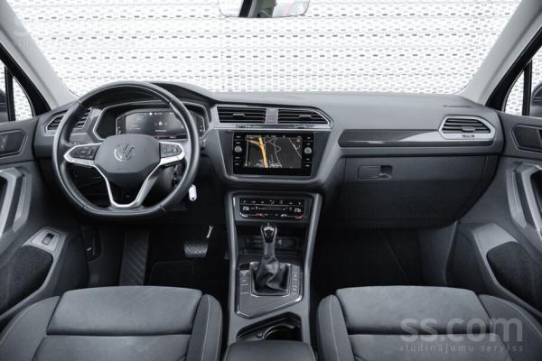 Green Volkswagen Tiguan 2021 in Riga, with an engine capacity of 1.50 L and mileage of 90 thousand km for 27050 €, photo 6 on AUTOMOTO.COM.LV
