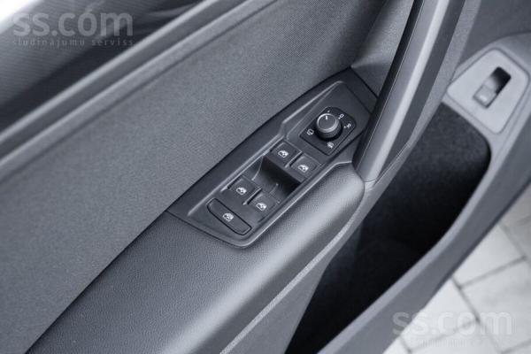 Green Volkswagen Tiguan 2021 in Riga, with an engine capacity of 1.50 L and mileage of 90 thousand km for 27050 €, photo 7 on AUTOMOTO.COM.LV