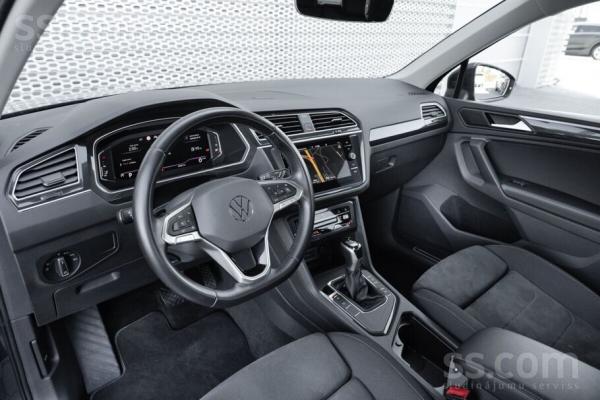 Green Volkswagen Tiguan 2021 in Riga, with an engine capacity of 1.50 L and mileage of 90 thousand km for 27050 €, photo 9 on AUTOMOTO.COM.LV