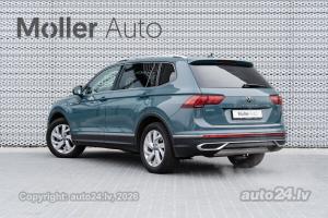 Green Volkswagen Tiguan 2022 in Riga, with an engine capacity of 2.00 L and mileage of 114 thousand km for 31718 €, photo 4 on AUTOMOTO.COM.LV