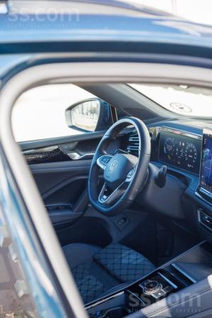 Zaļš Volkswagen Tiguan 2024 Rīga, ar dzinēja tilpumu 1.50 L un nobraukumu 27 tūkst. km par 39000 €, foto 30 vietnē AUTOMOTO.COM.LV