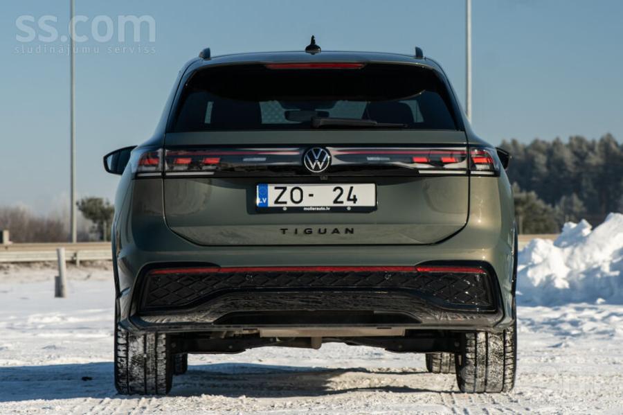 Green Volkswagen Tiguan 2024 in Riga, with an engine capacity of 1.50 L and mileage of 23 thousand km for 36400 €, photo 4 on AUTOMOTO.COM.LV