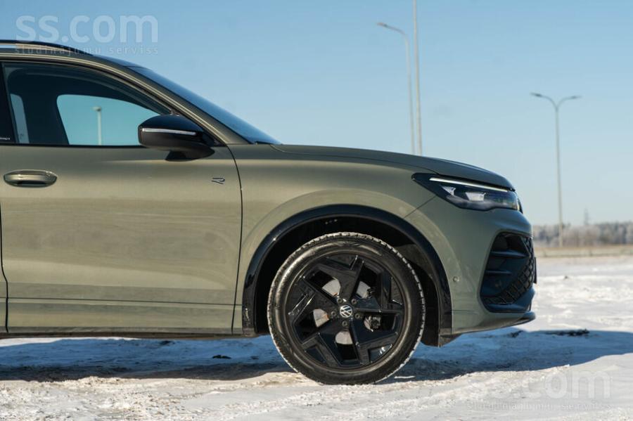 Green Volkswagen Tiguan 2024 in Riga, with an engine capacity of 1.50 L and mileage of 23 thousand km for 36400 €, photo 7 on AUTOMOTO.COM.LV