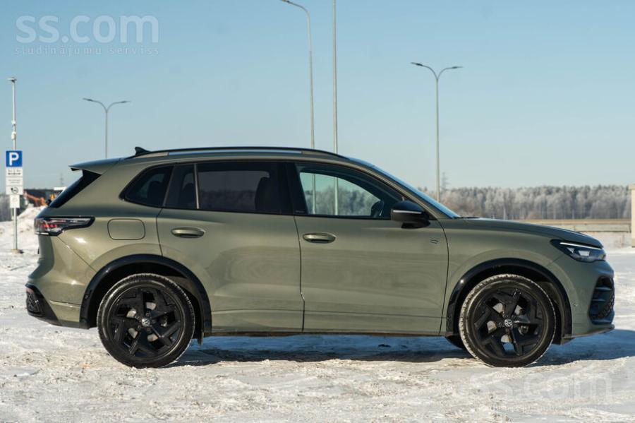 Green Volkswagen Tiguan 2024 in Riga, with an engine capacity of 1.50 L and mileage of 23 thousand km for 36400 €, photo 8 on AUTOMOTO.COM.LV