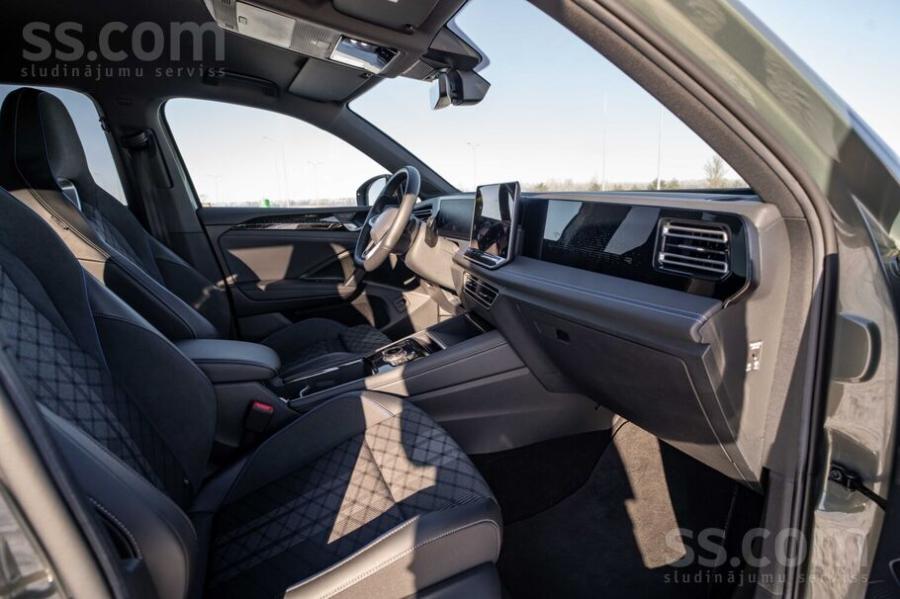 Green Volkswagen Tiguan 2024 in Riga, with an engine capacity of 1.50 L and mileage of 23 thousand km for 36400 €, photo 10 on AUTOMOTO.COM.LV