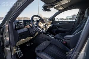 Green Volkswagen Tiguan 2024 in Riga, with an engine capacity of 1.50 L and mileage of 23 thousand km for 36400 €, photo 12 on AUTOMOTO.COM.LV