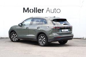 Green Volkswagen Tiguan 2024 in Riga, with an engine capacity of 1.50 L and mileage of 76 thousand km for 29900 €, photo 4 on AUTOMOTO.COM.LV