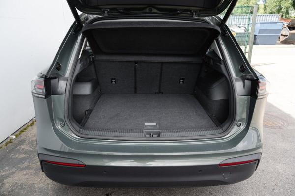 Green Volkswagen Tiguan 2024 in Riga, with an engine capacity of 1.50 L and mileage of 76 thousand km for 29900 €, photo 9 on AUTOMOTO.COM.LV
