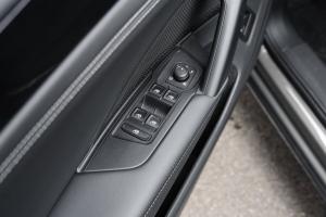 Green Volkswagen Tiguan 2024 in Riga, with an engine capacity of 1.50 L and mileage of 76 thousand km for 29900 €, photo 12 on AUTOMOTO.COM.LV