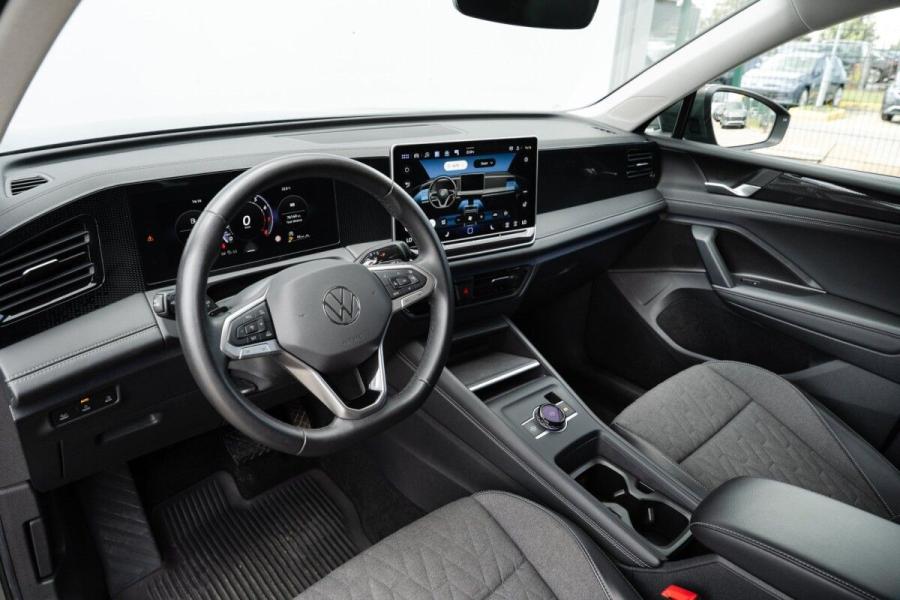 Green Volkswagen Tiguan 2024 in Riga, with an engine capacity of 1.50 L and mileage of 76 thousand km for 29900 €, photo 31 on AUTOMOTO.COM.LV