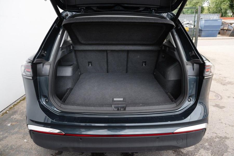 Green Volkswagen Tiguan 2024 in Riga, with an engine capacity of 1.50 L and mileage of 36 thousand km for 33500 €, photo 11 on AUTOMOTO.COM.LV