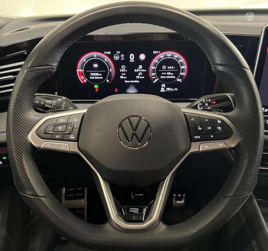 Green Volkswagen Tiguan 2024 in Kaunas, with an engine capacity of 1.97 L and mileage of 73 thousand km for 39800 €, photo 10 on AUTOMOTO.COM.LV