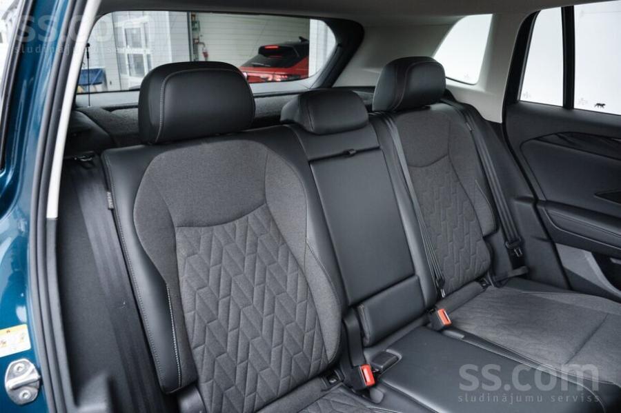 Green Volkswagen Tiguan 2024 in Riga, with an engine capacity of 1.50 L and mileage of 65 thousand km for 28950 €, photo 7 on AUTOMOTO.COM.LV
