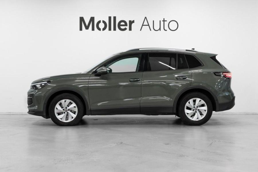 Zaļš Volkswagen Tiguan 2024 Viļņa, ar dzinēja tilpumu 2.00 L un nobraukumu 73 tūkst. km par 29500 €, foto 3 vietnē AUTOMOTO.COM.LV