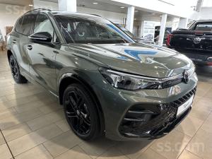 Zaļš Volkswagen Tiguan 2025 Valmiera, ar dzinēja tilpumu 1.50 L un nobraukumu 10 tūkst. km par 48900 €, foto 3 vietnē AUTOMOTO.COM.LV