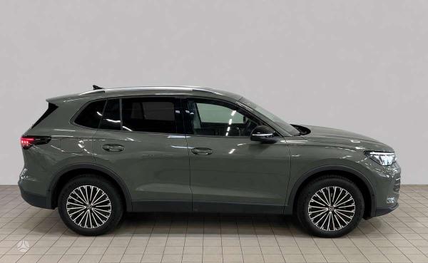 Zaļš Volkswagen Tiguan 2025 Kauņa, ar dzinēja tilpumu 1.50 L un nobraukumu 26 tūkst. km par 28800 €, foto 3 vietnē AUTOMOTO.COM.LV