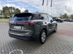 Green Volkswagen Tiguan 2025 in Siauliai, with an engine capacity of 1.50 L and mileage of 26 thousand km for 31999 €, photo 5 on AUTOMOTO.COM.LV