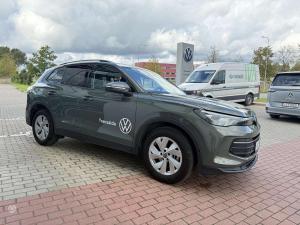 Green Volkswagen Tiguan 2025 in Siauliai, with an engine capacity of 1.50 L and mileage of 26 thousand km for 31999 €, photo 6 on AUTOMOTO.COM.LV