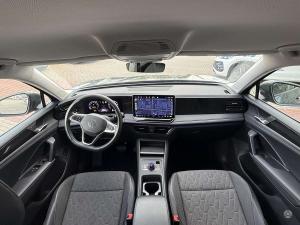Green Volkswagen Tiguan 2025 in Siauliai, with an engine capacity of 1.50 L and mileage of 26 thousand km for 31999 €, photo 9 on AUTOMOTO.COM.LV