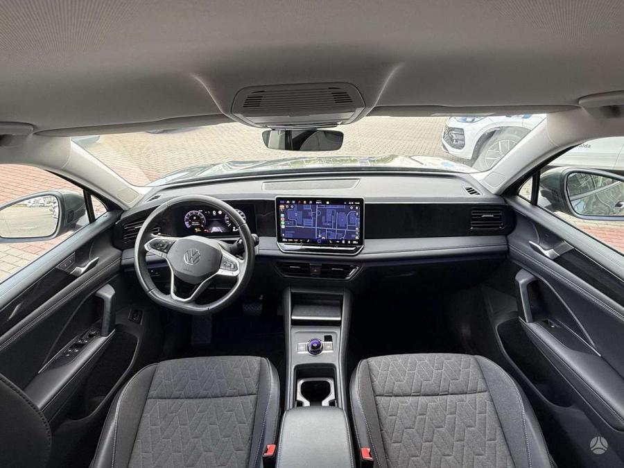 Green Volkswagen Tiguan 2025 in Siauliai, with an engine capacity of 1.50 L and mileage of 26 thousand km for 31999 €, photo 9 on AUTOMOTO.COM.LV