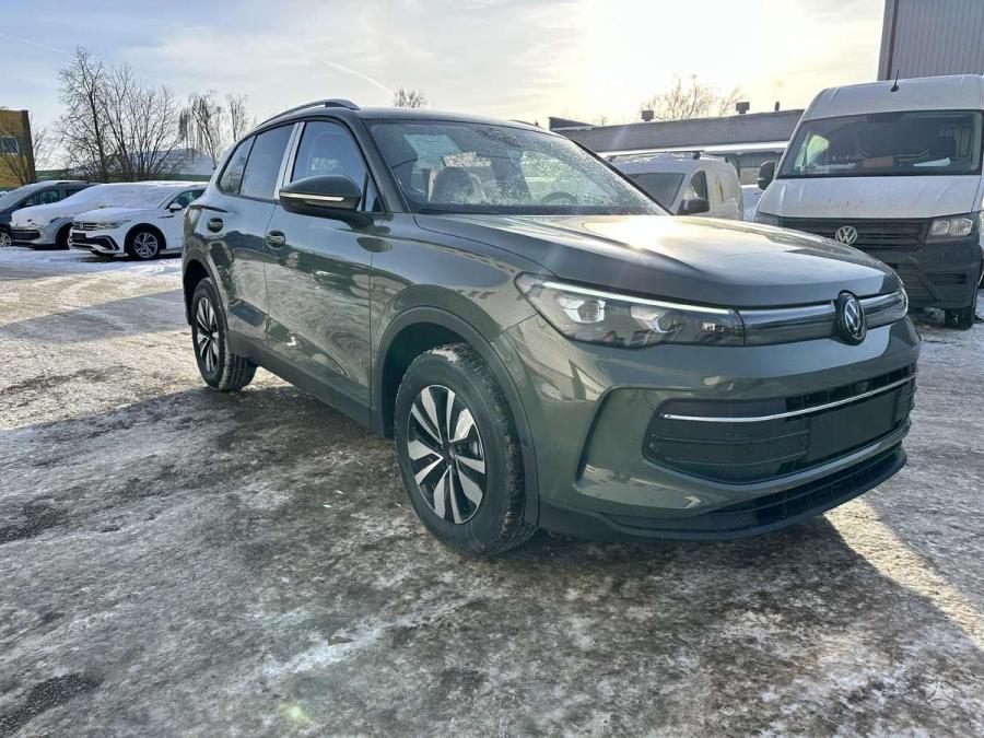 Zaļš Volkswagen Tiguan 2026 Šauļi, ar dzinēja tilpumu 1.50 L un nobraukumu 10 tūkst. km par 39500 €, foto 2 vietnē AUTOMOTO.COM.LV