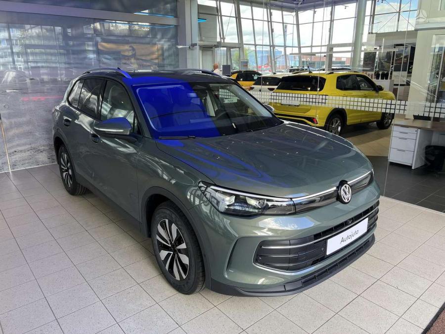 Green Volkswagen Tiguan 2026 in Kaunas, with an engine capacity of 1.50 L and mileage of 0 thousand km for 32670 €, photo 4 on AUTOMOTO.COM.LV