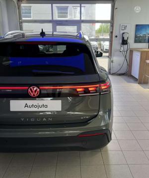 Green Volkswagen Tiguan 2026 in Kaunas, with an engine capacity of 1.50 L and mileage of 0 thousand km for 32670 €, photo 6 on AUTOMOTO.COM.LV